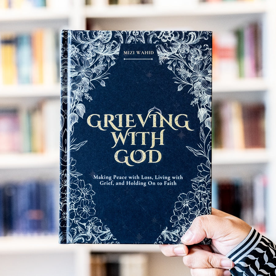 Grieving With God: Making Peace with Loss, Living with Grief, and Hold ...